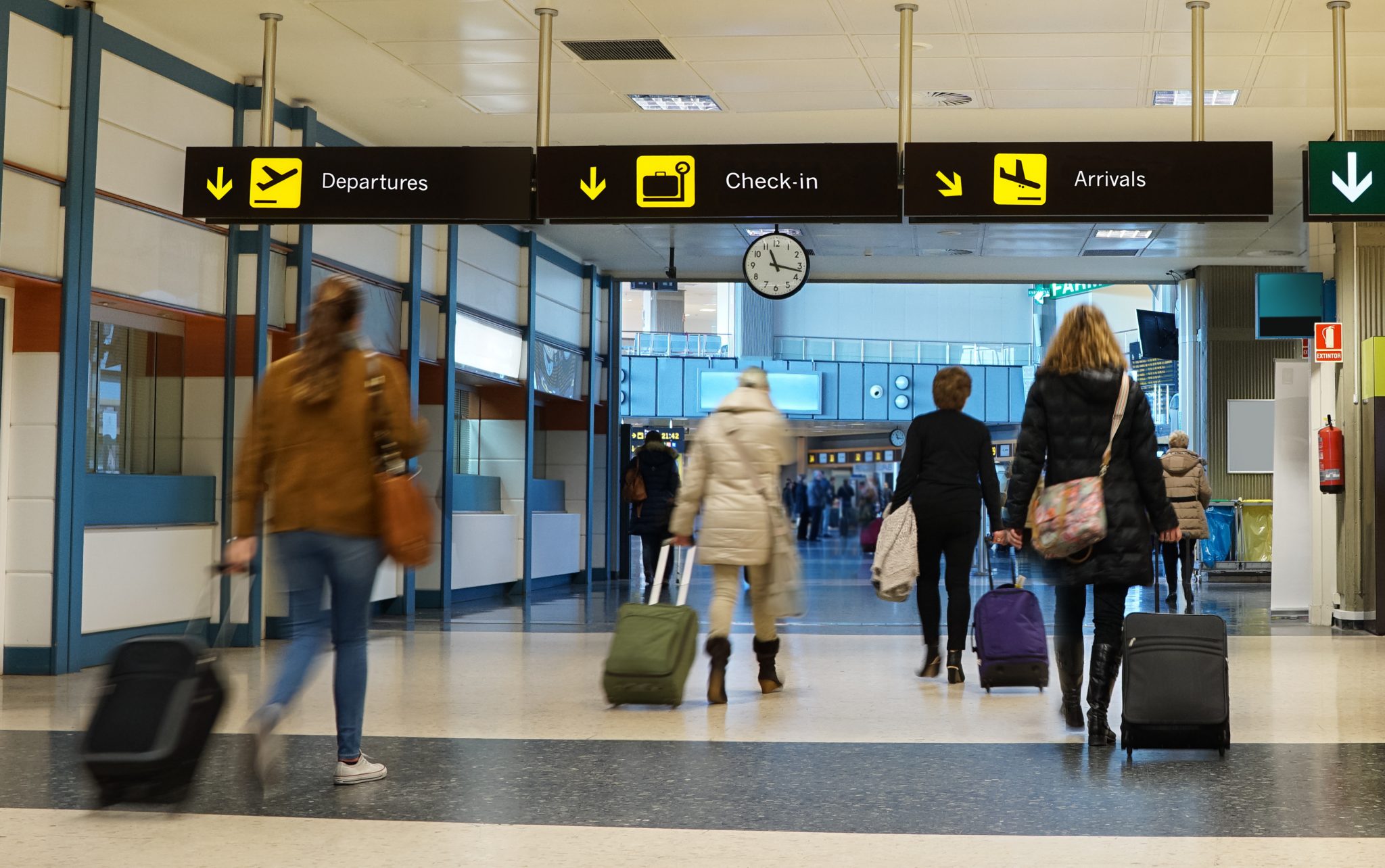 Infographic: SGN Airport Arrival Guide - 👉vietnamimmigration.org 🇻🇳